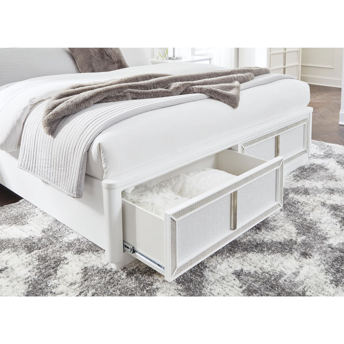 Chalanna Storage Bed | Ashley Canada