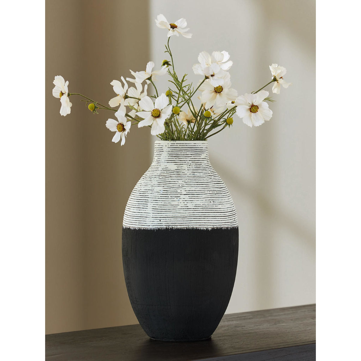 Girtha Vase | Ashley Canada