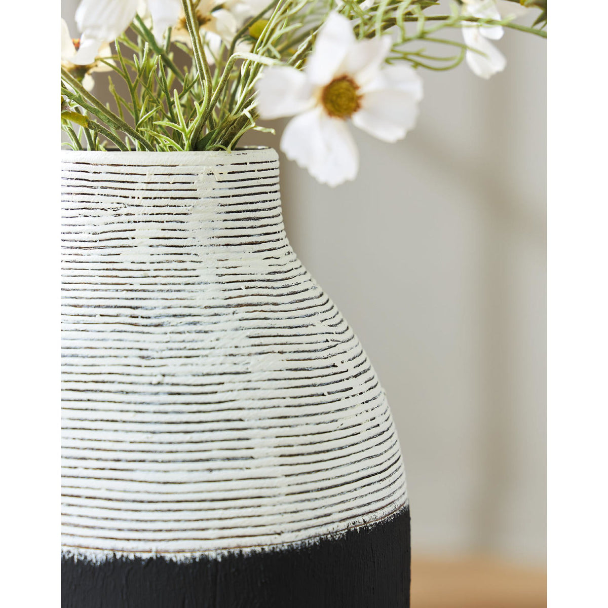 Girtha Vase | Ashley Canada