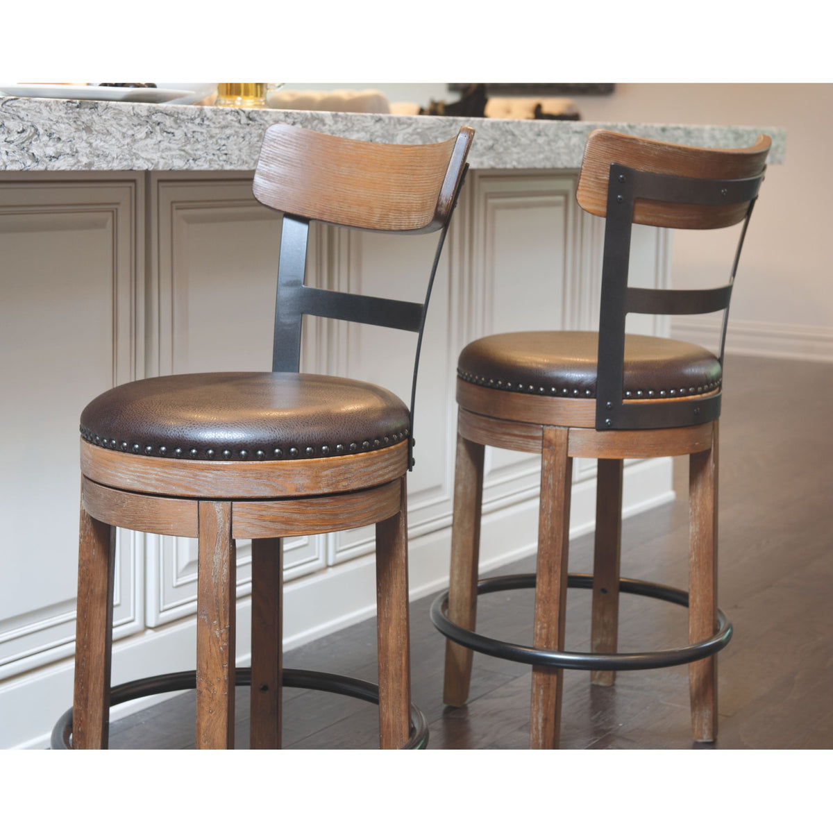 Pinnadel Counter Height Stool | Ashley Canada