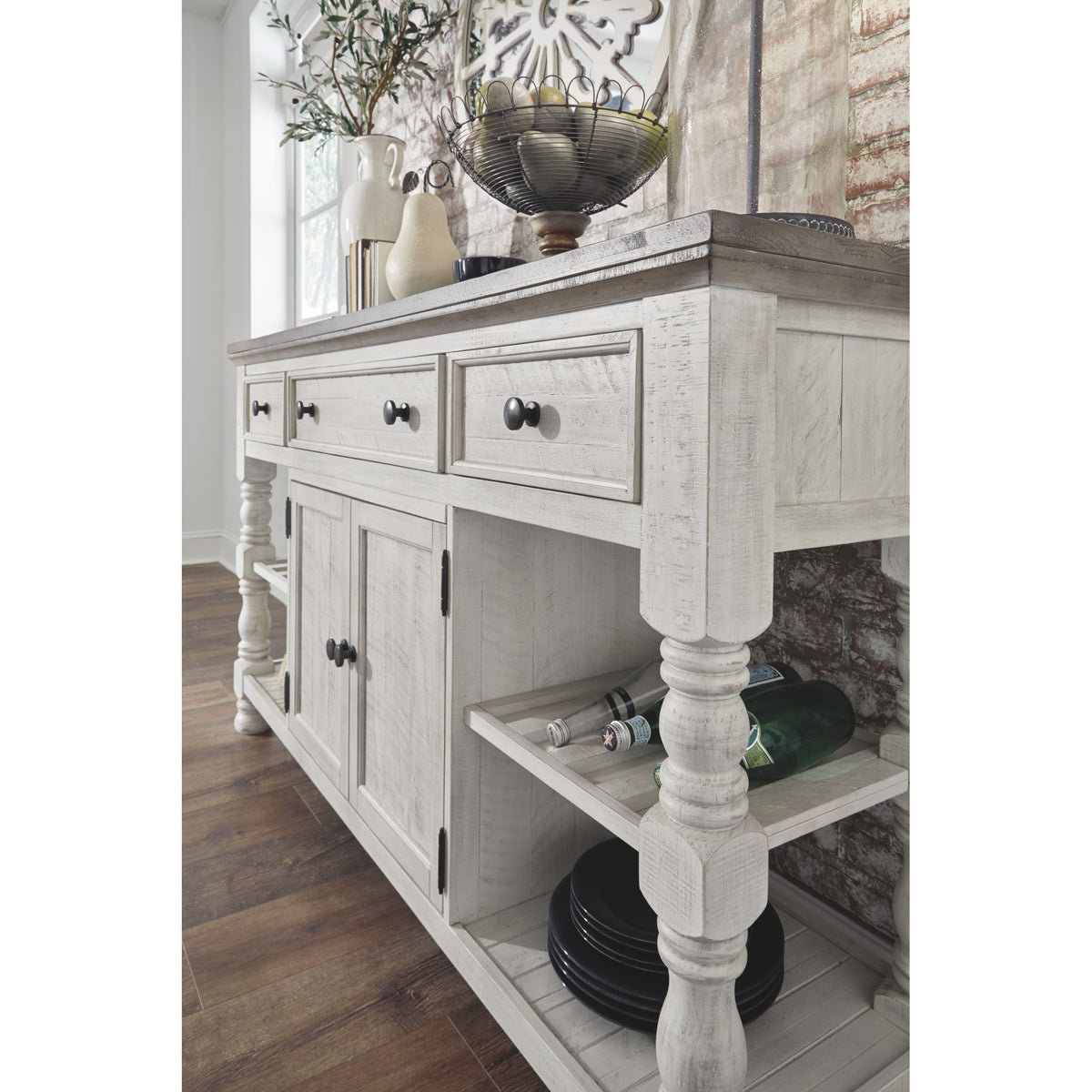 Havalance-Exclusive Dining Server | Ashley Canada