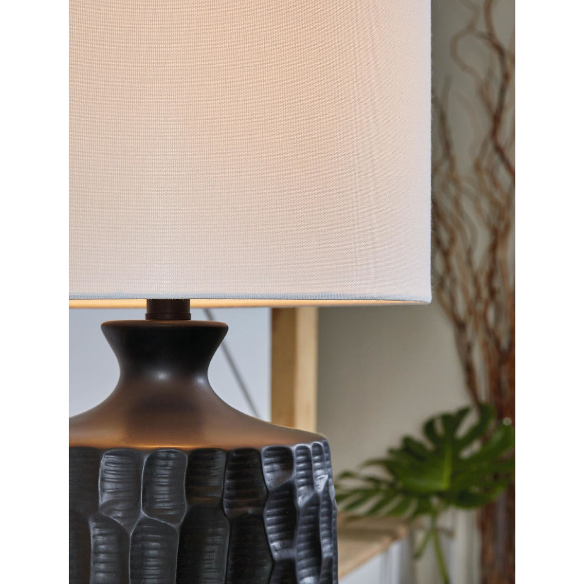 Ellisley Table Lamp | Ashley Canada