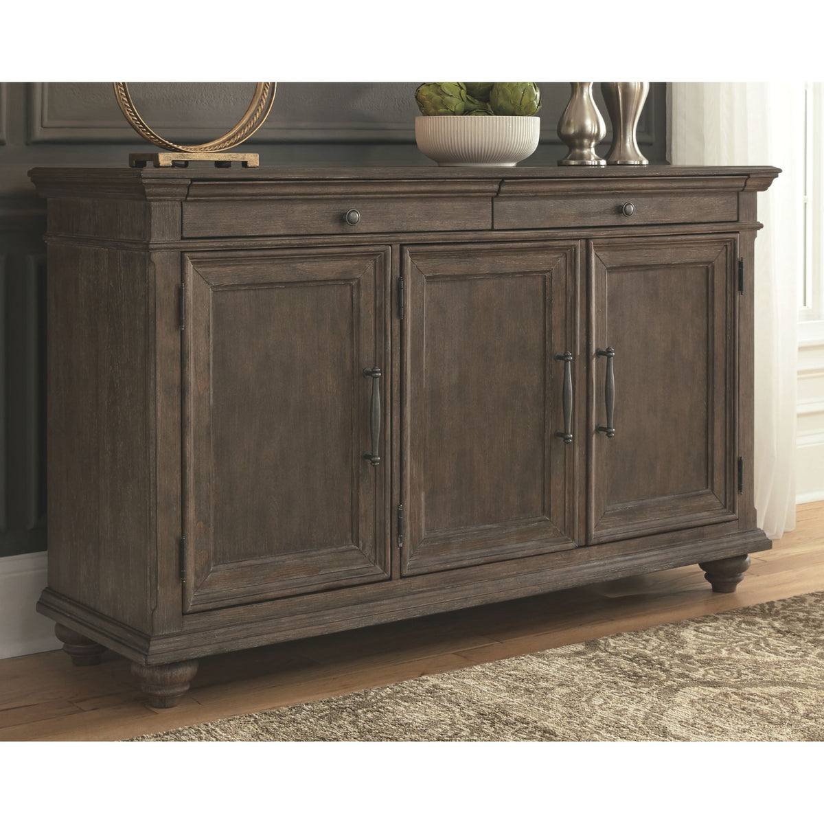 Johnelle-Exclusive Dining Server | Ashley Canada
