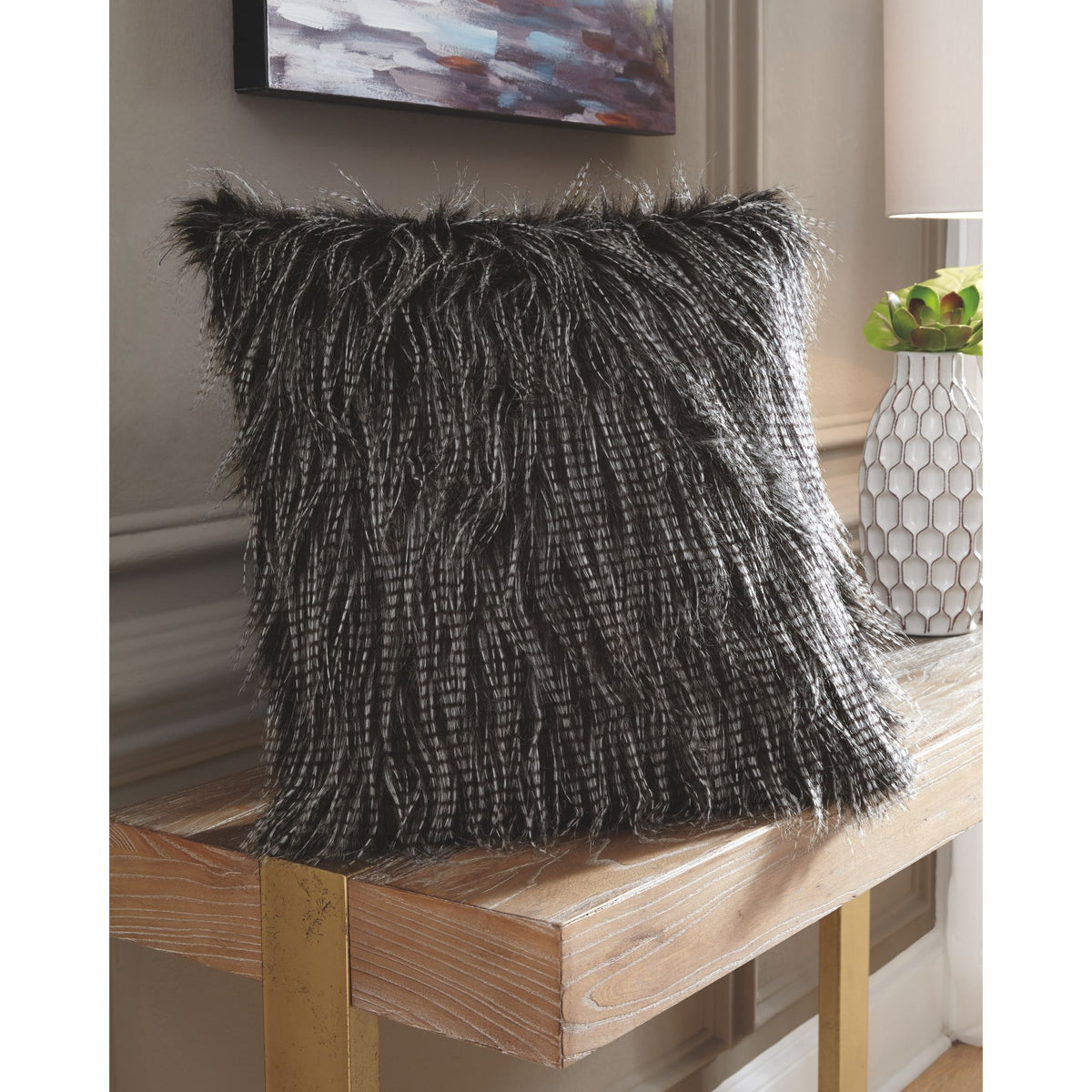 Ryley Pillow | Ashley Canada