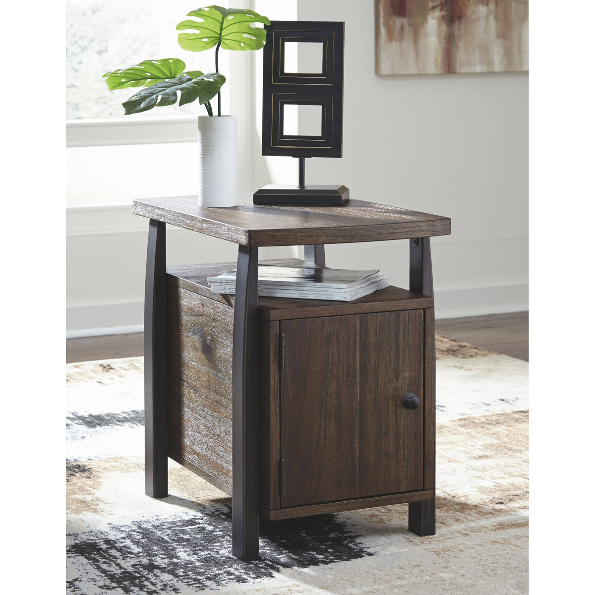 Vailbry Chairside End Table | Ashley Canada