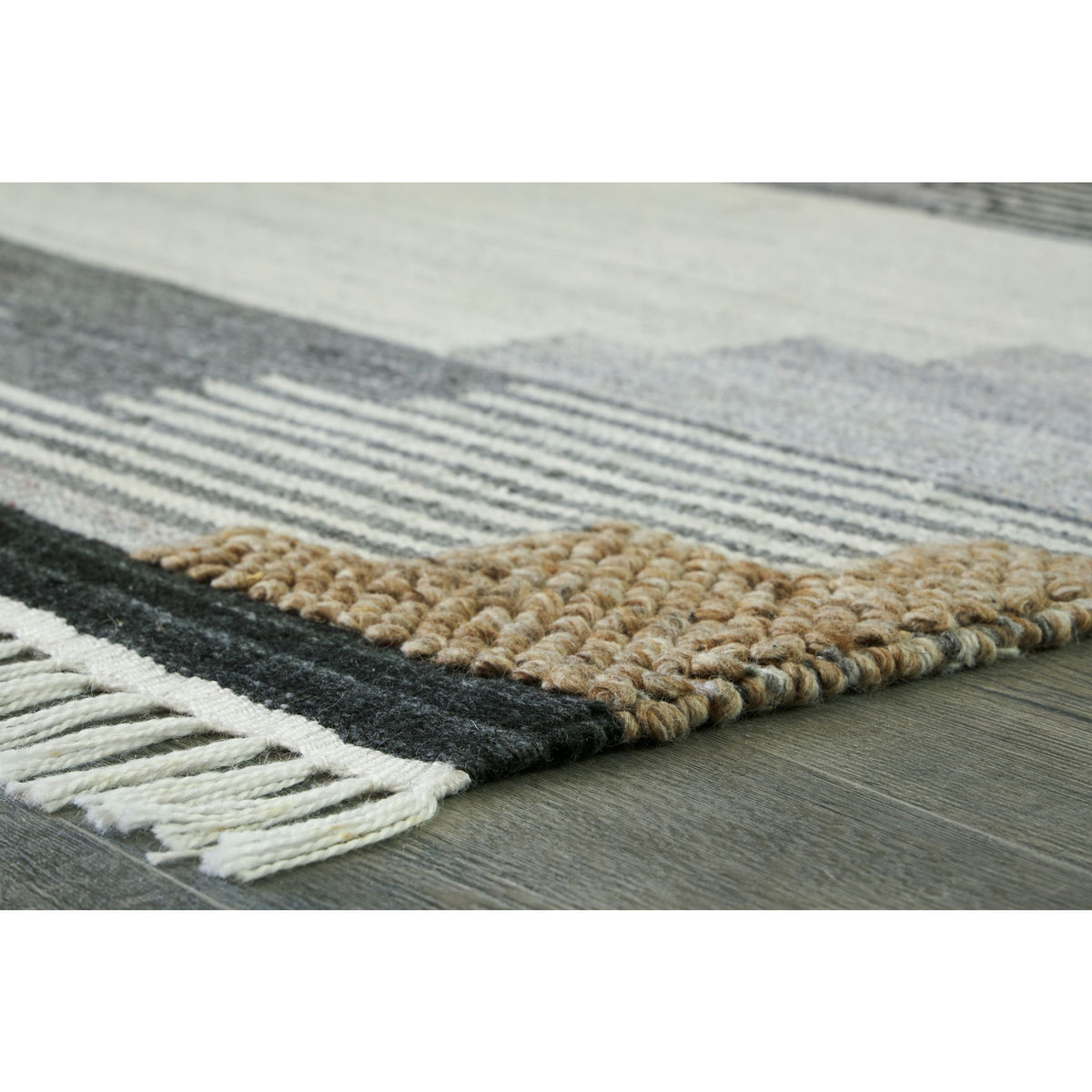 Roxsburg Area Rug | Ashley Canada