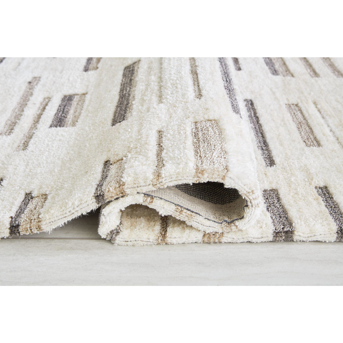 Leesdale Area Rug| Ashley Canada